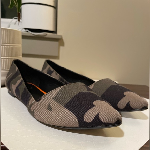 Mix No. 6 | Shoes | Mix No 6 Rowland Camo Flats Size 7 | Poshmark